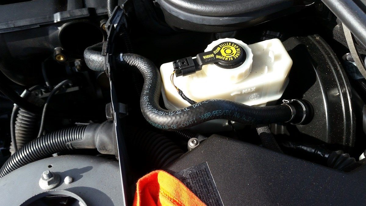 Ini sebabnya injakan pedal rem mobil bekas lama-lama jadi terasa keras