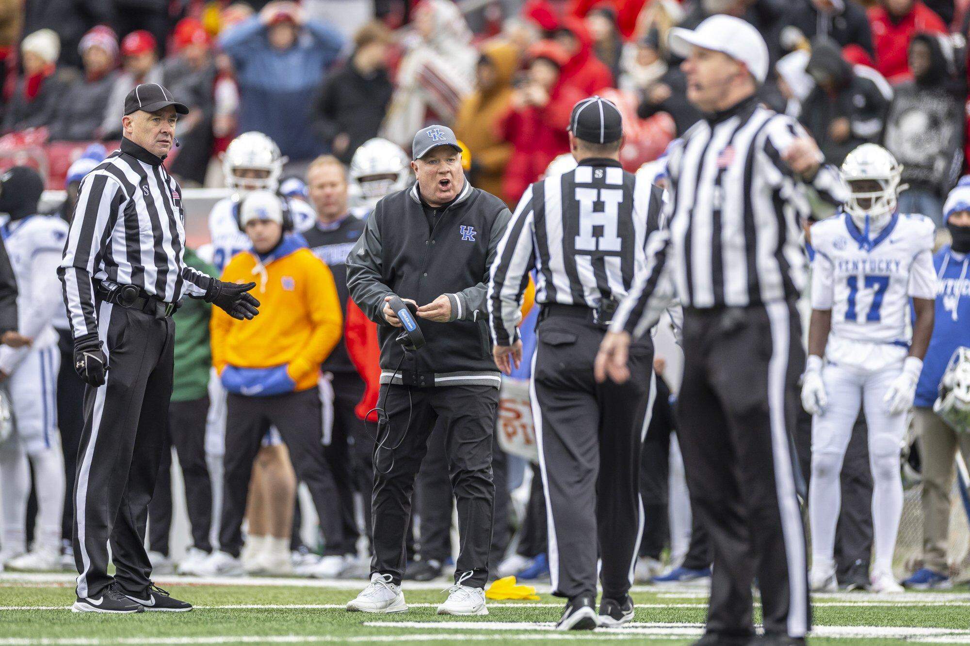 Everything Mark Stoops said after Kentucky football's blowout loss at ...