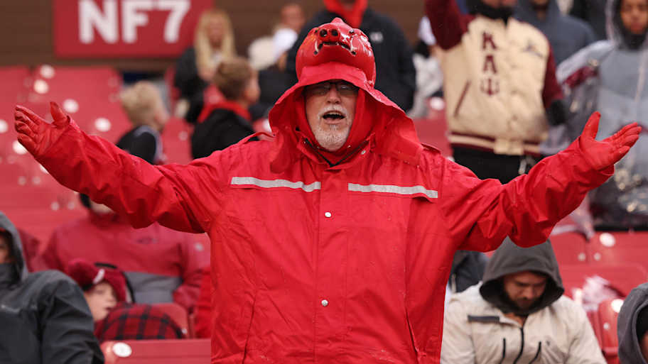 Instant Reaction: Season ends in familiar fashion for Arkansas football