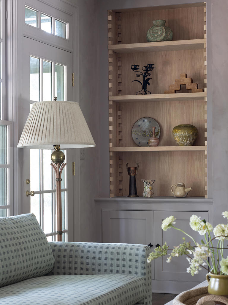 Adjustable Shelves That Aren’t Ugly Do Exist