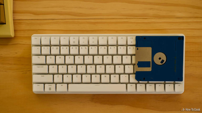 How Iomega Zip drives almost solved the floppy disk problem (before USB ...