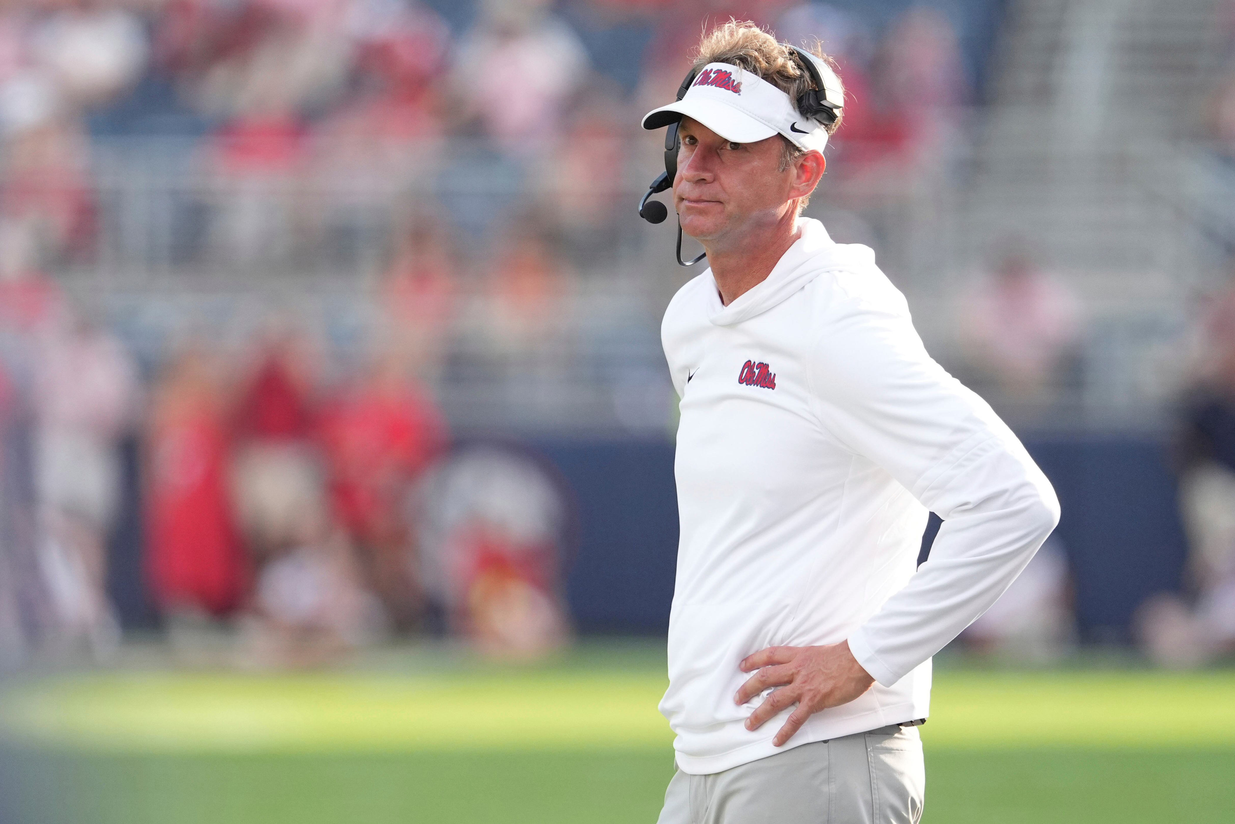 Report: LSU sends planes to Oxford as talks with Lane Kiffin progress