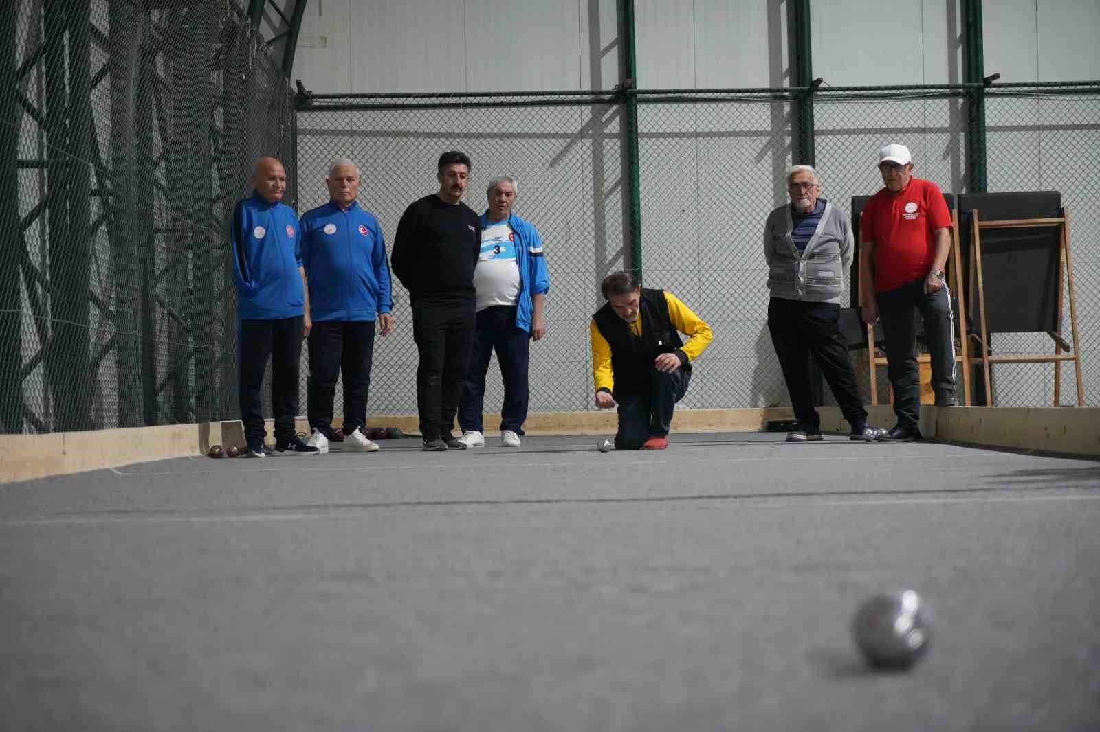 Bayburt’ta renkli görüntülere sahne olan bocce final müsabakası dostluk ...