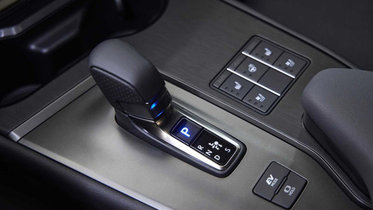 What's New For The 2026 Lexus UXh Crossover