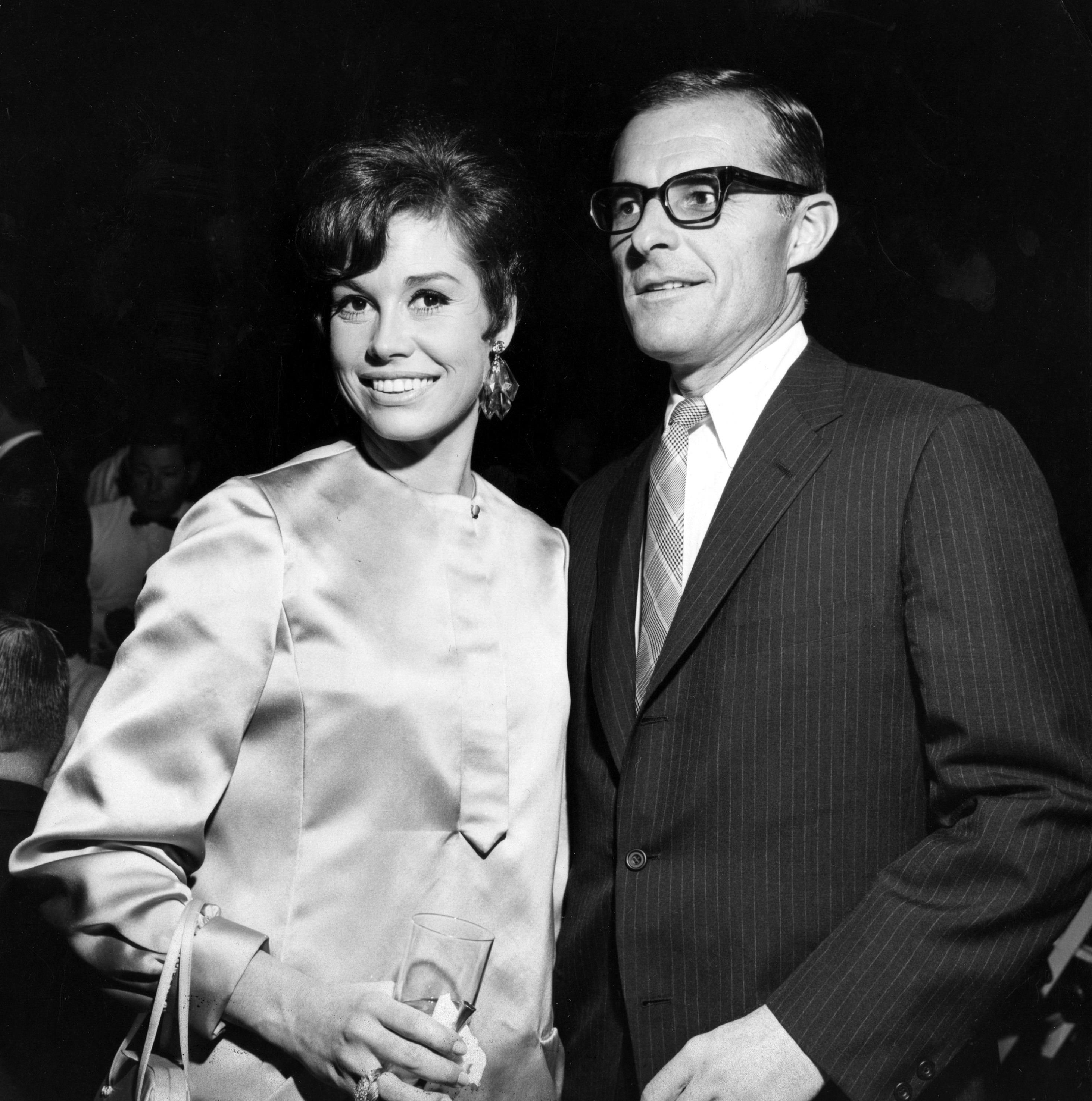 How Mary Tyler Moore's 3 Marriages Impacted Her Life Onscreen
