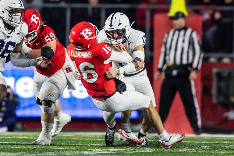 Penn State beats Rutgers, 40-36 to finish 6-6; Scenes from the day