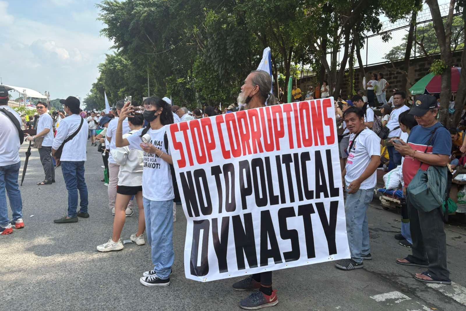 Thousands protest in Philippines against corruption, flood control fraud