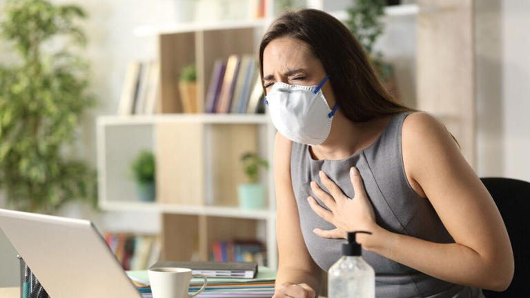Silent heart attack warning: Cardiologist lists 5 overlooked symptoms ...