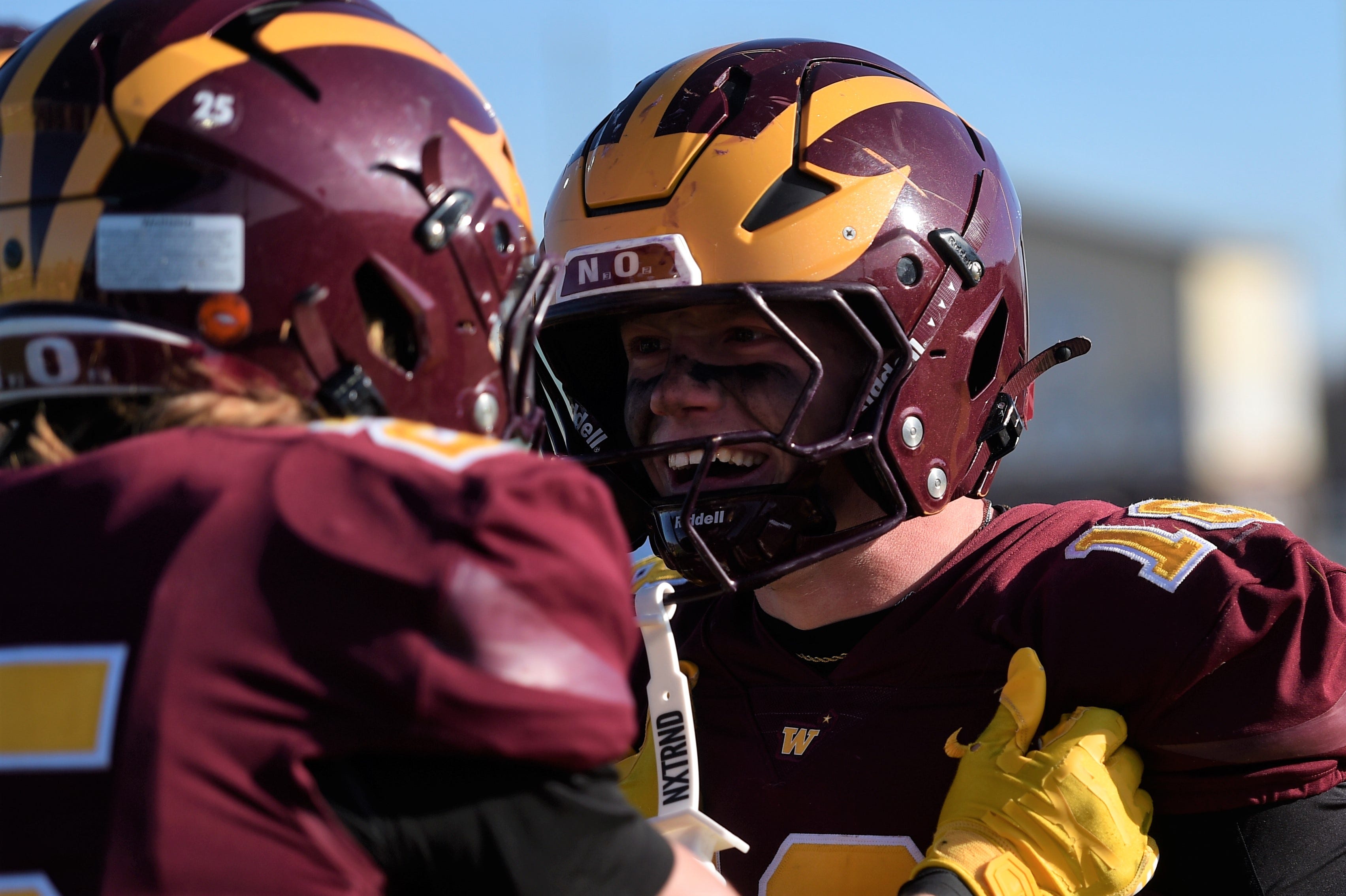 Windsor football's perfect season goes on as Wizards win semifinal