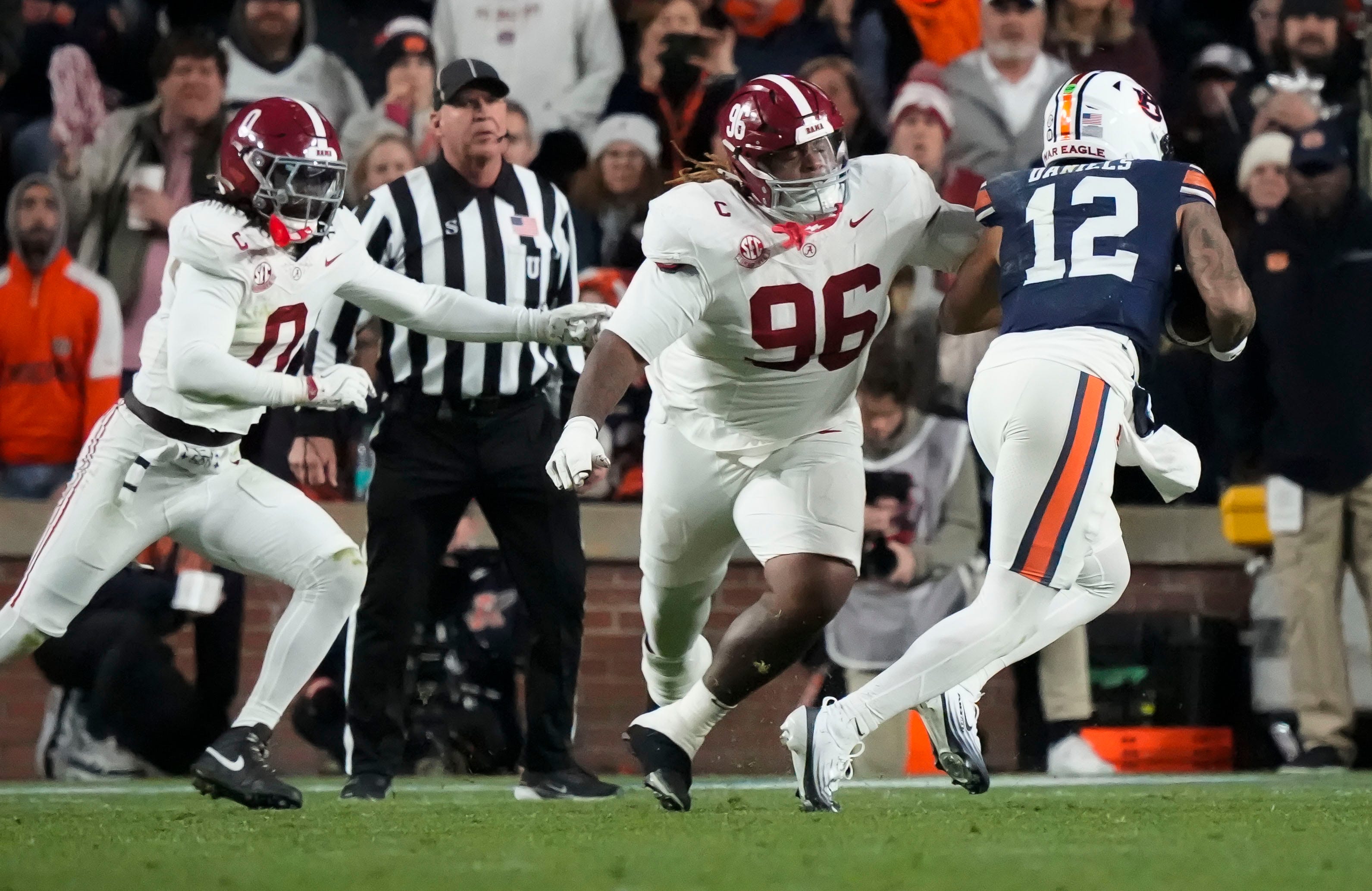 Alabama football holds strong vs Auburn, Crimson Tide postgame grades