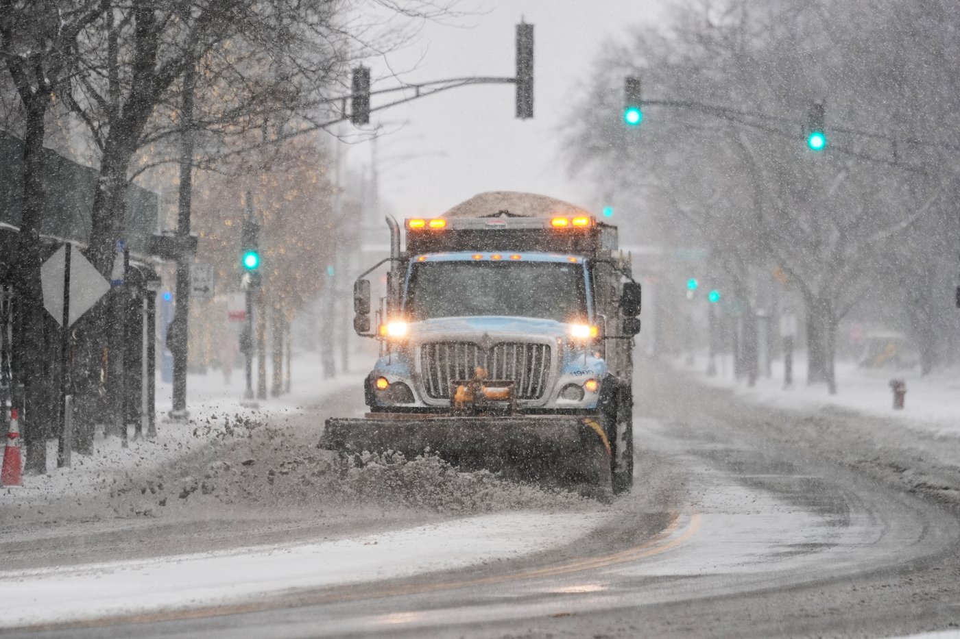 Une tempête hivernale touche le Midwest américain et les Grands Lacs