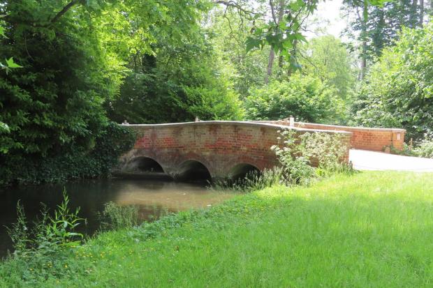 The 'picturesque' Hampshire walk through 'beautiful gardens' and ...