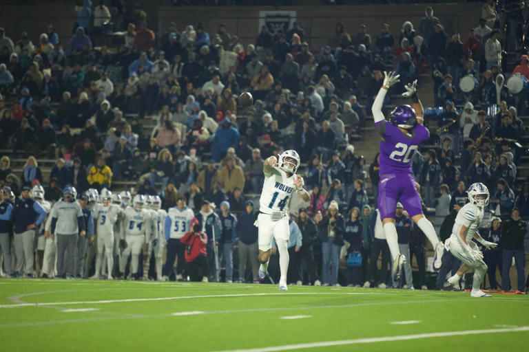 'It's not one person': West Plains football wins Region I-4A DI ...