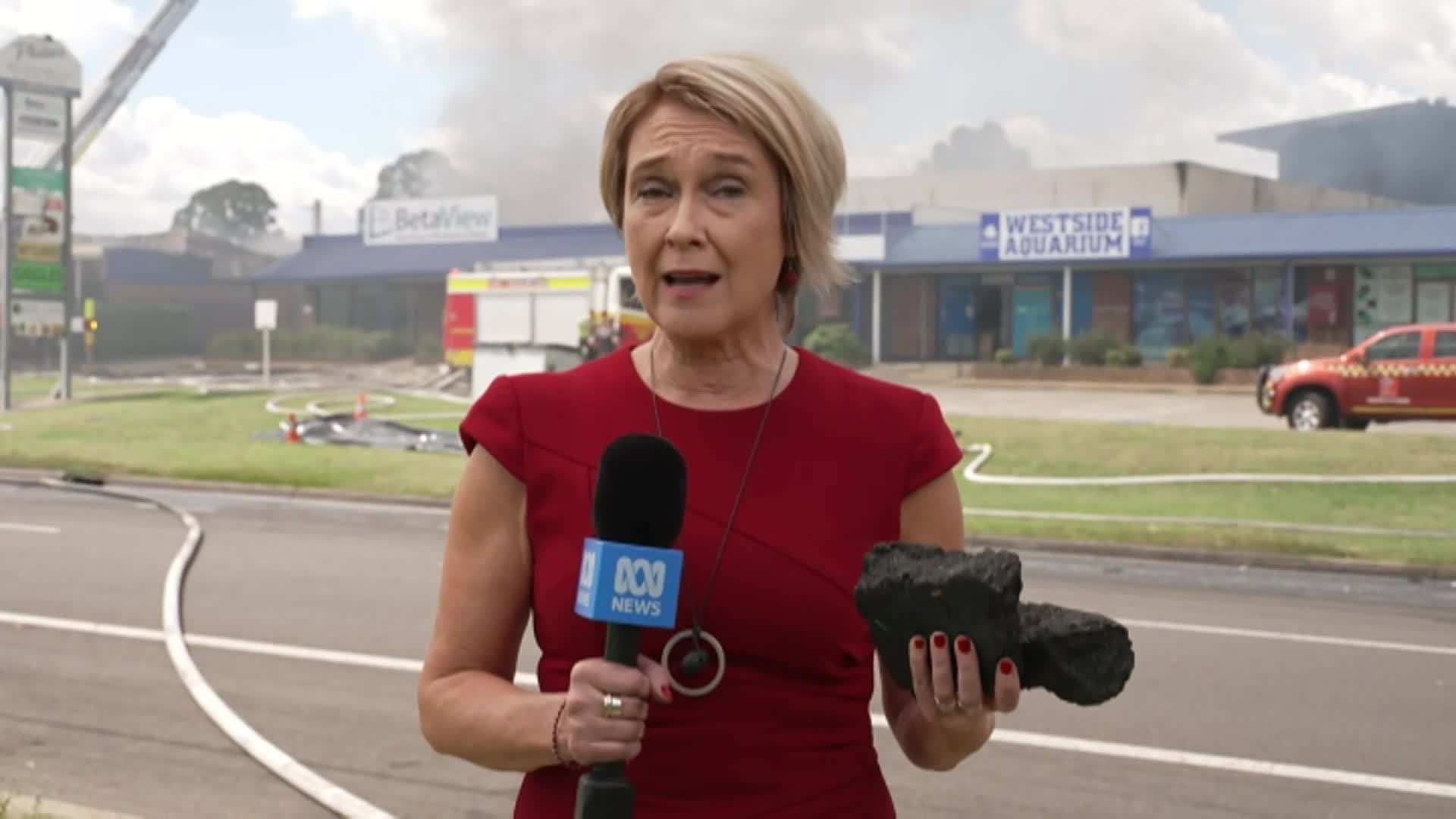 Massive blaze destroys waste management facility in Western Sydney