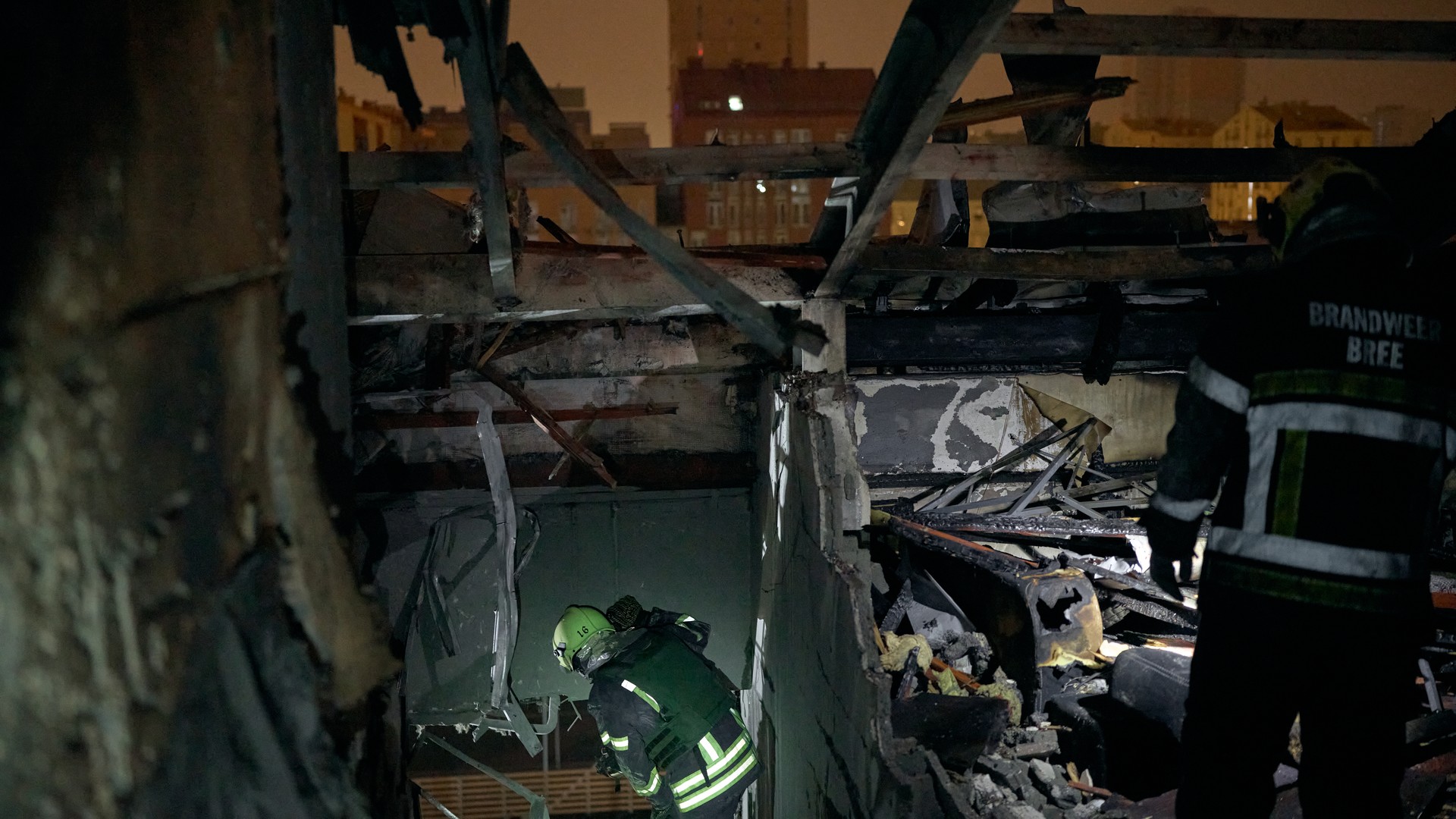 Russian attacks kill 3 in Ukraine, leave hundreds of thousands without ...