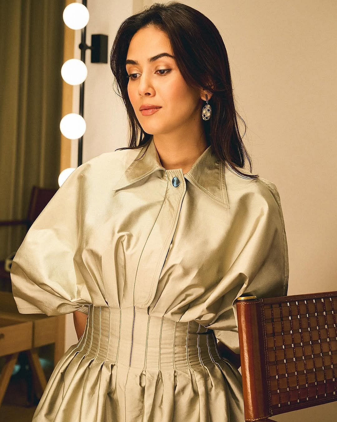 Mira Rajput's 'Phases Of The Moon' In Ivory Dress: SEE PHOTOS