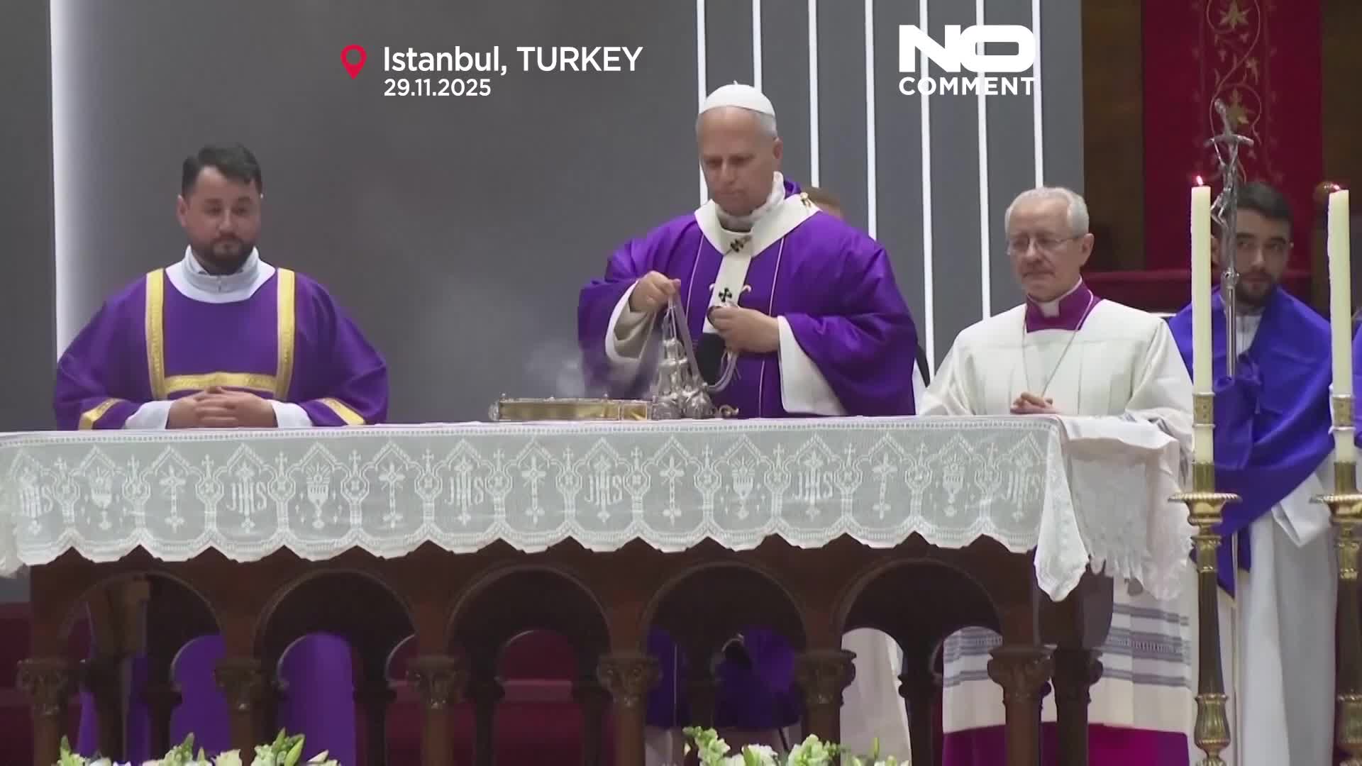Papst Leo XIV. zelebriert Messe in der Volkswagen Arena in der Türkei