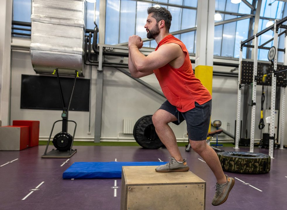 I'm a trainer and these are the 4 leg exercises adults over 60 need to ...