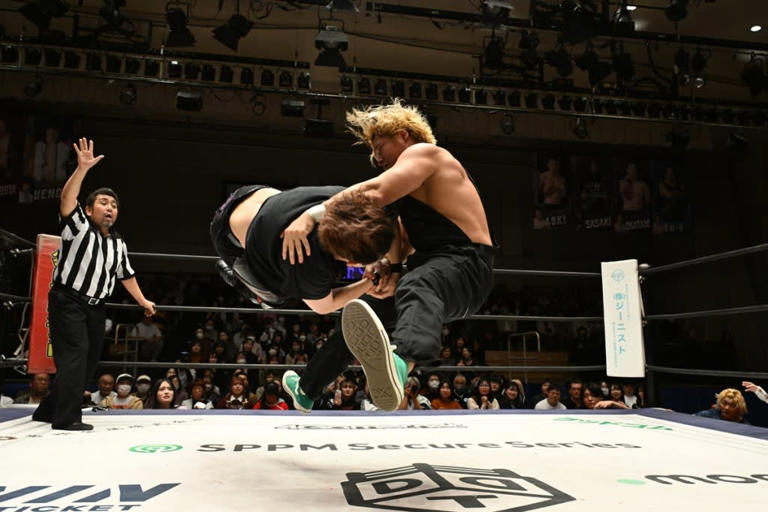 【DDT】MAO＆KANONが遺恨深き佐々木大輔＆岡谷英樹を下し、KO-Dタッグ王座初V!12・21後楽園で政岡純＆ガイア・ホックスが挑戦へ