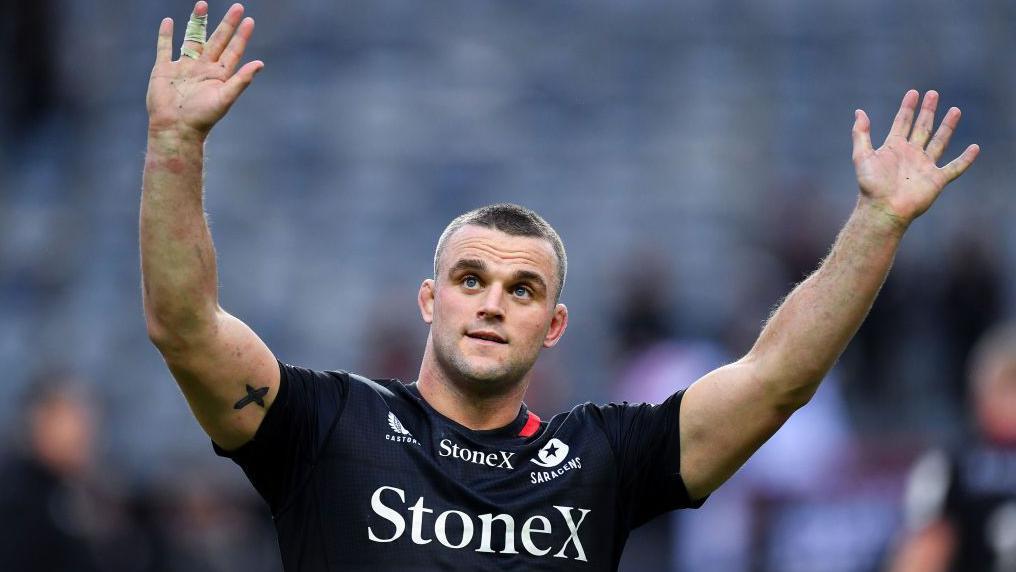 England's Earl signs Saracens extension to 2029
