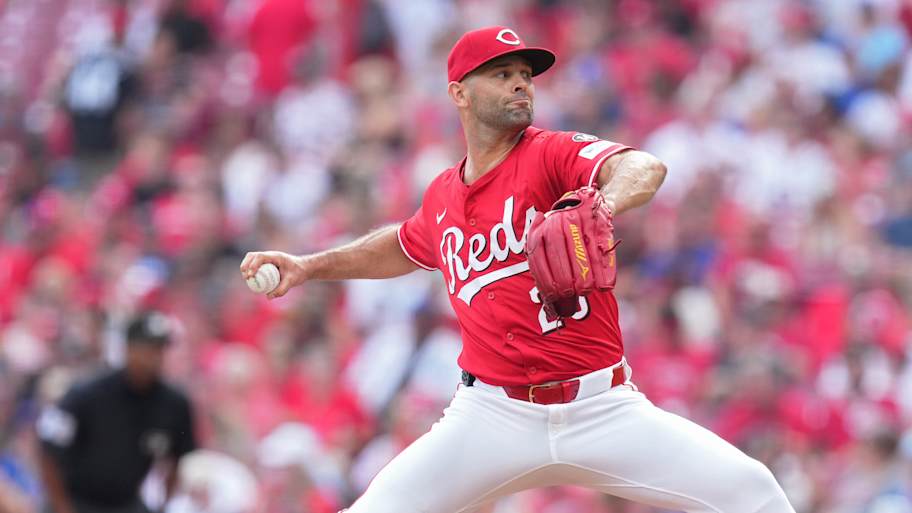 Former Reds pitcher emerges as timely solution after Nick Martinez's exit