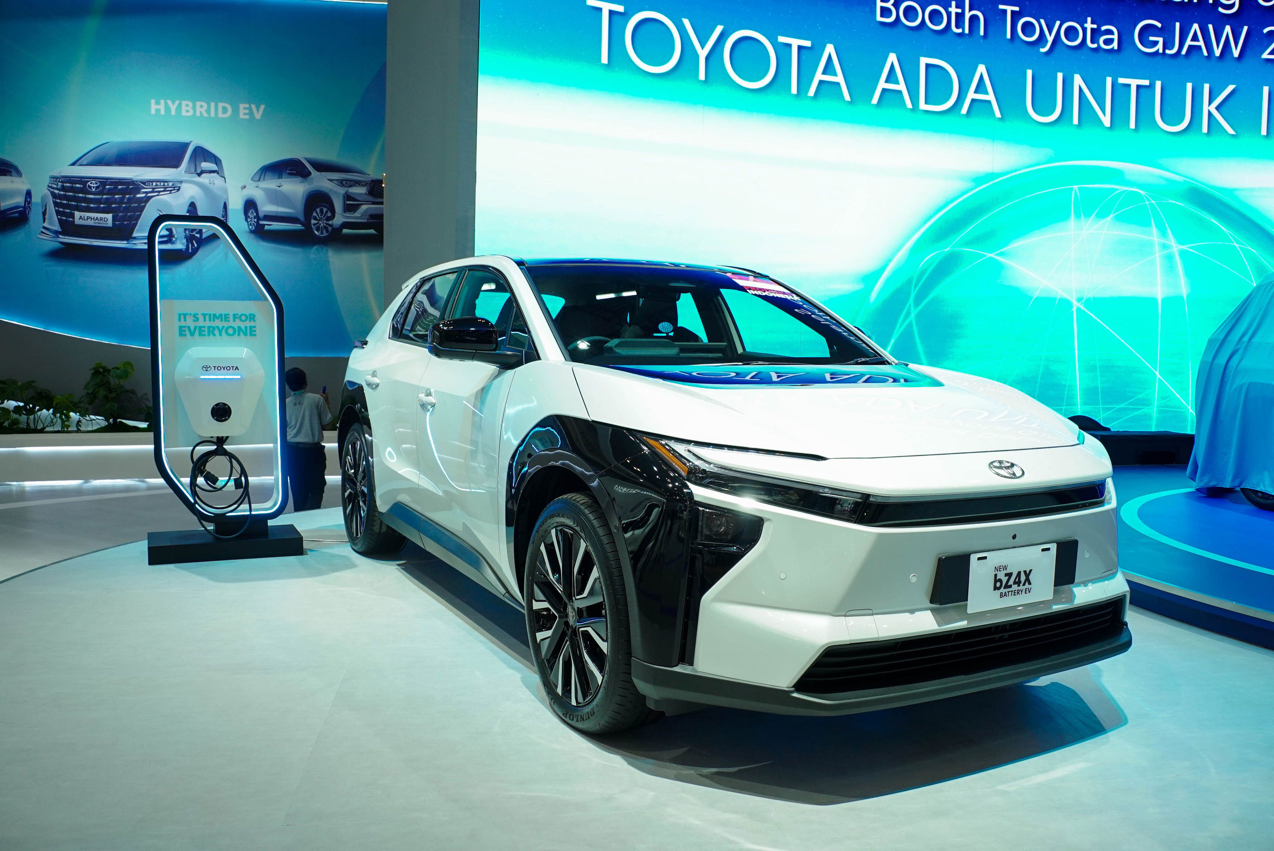 Toyota bZ4X Spek CKD Makin Keren, Jarak Tempuhnya Bikin Tenang Hati