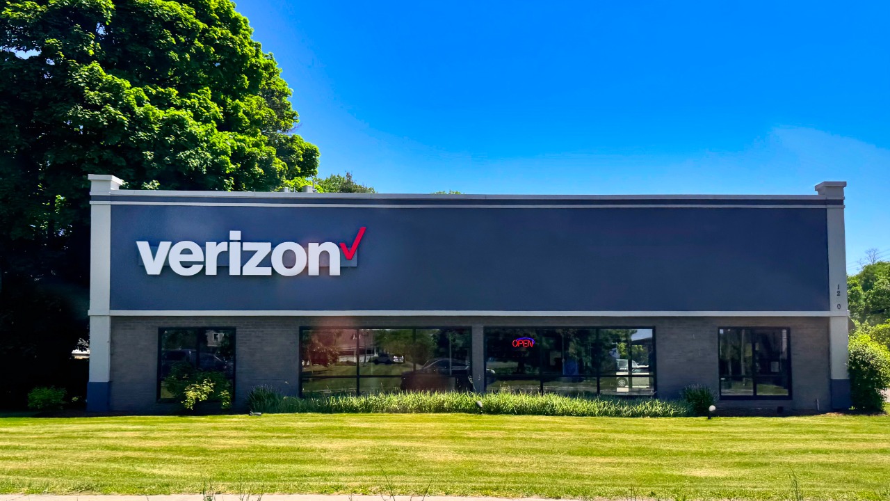 See the memo Verizon sent to 13,000 workers it just cut