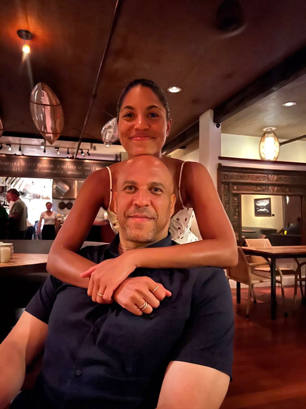 Sen. Cory Booker ties knot after whirlwind romance with much younger ...