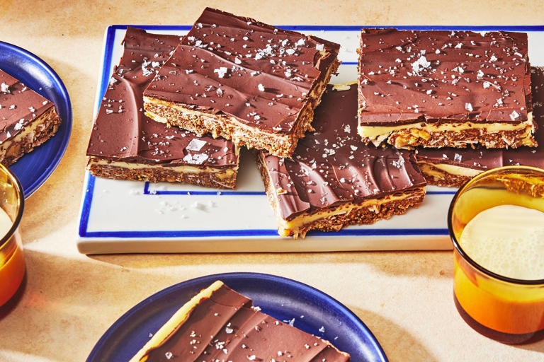 10 Desserts Our Editors Swear By For Holiday Parties