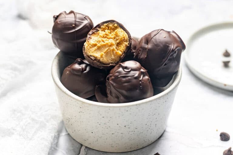 17 chocolate desserts that make any table feel special