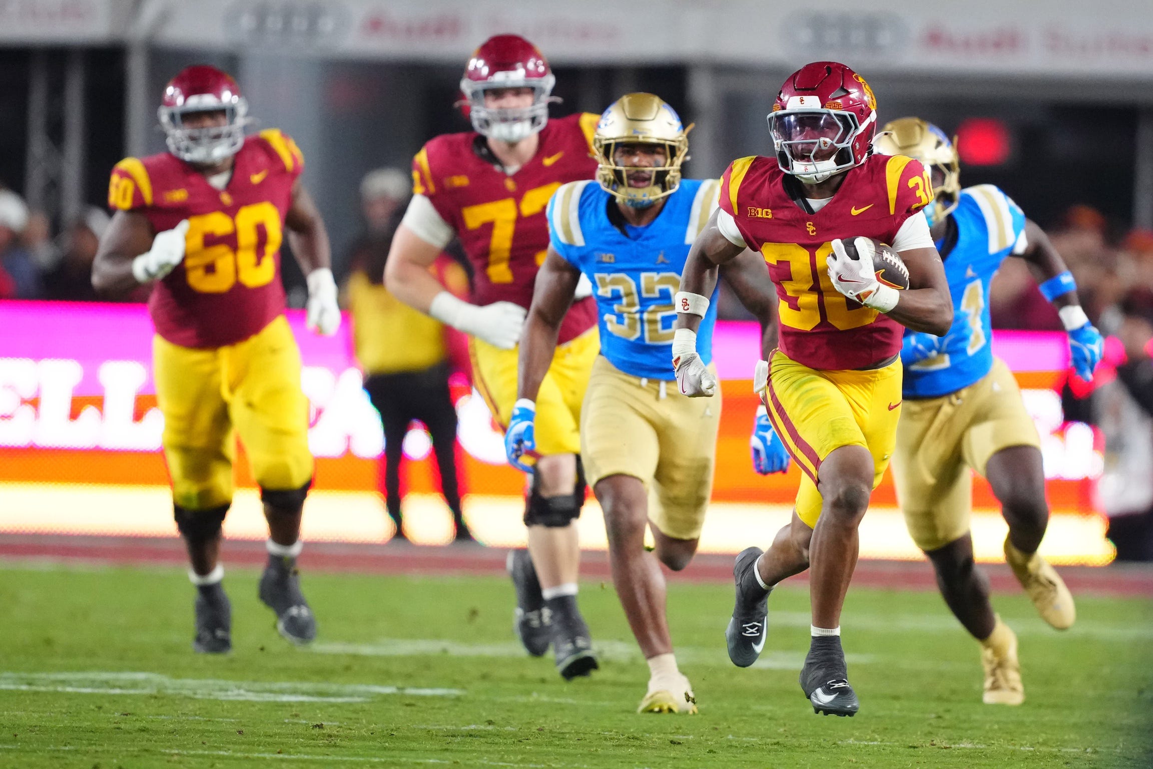 Positives and negatives from USC's 29-10 rivalry victory over UCLA