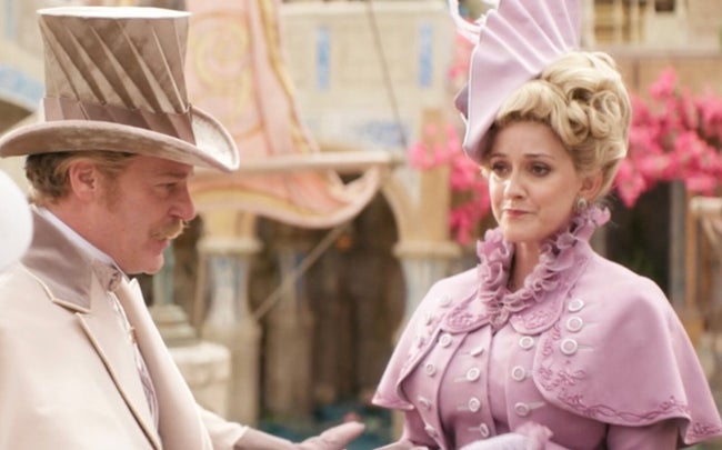 29 'Wicked: For Good' Easter Eggs And Very Clever Details You Might've ...