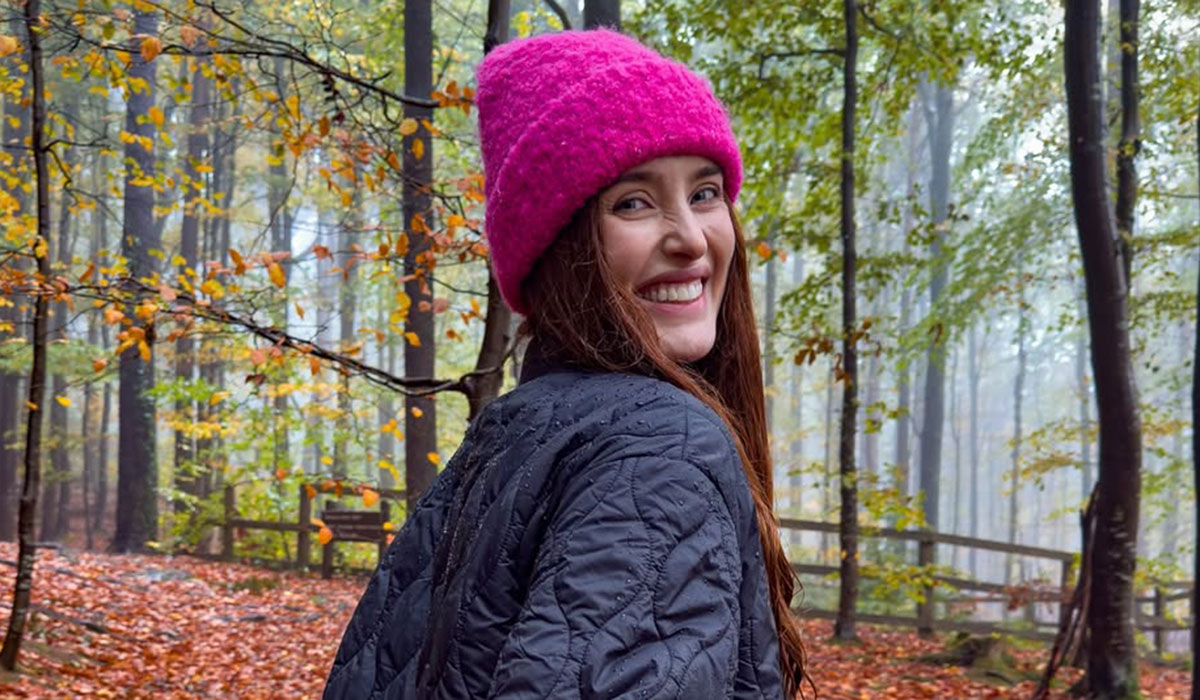 Roz to get hitched with a very long hike