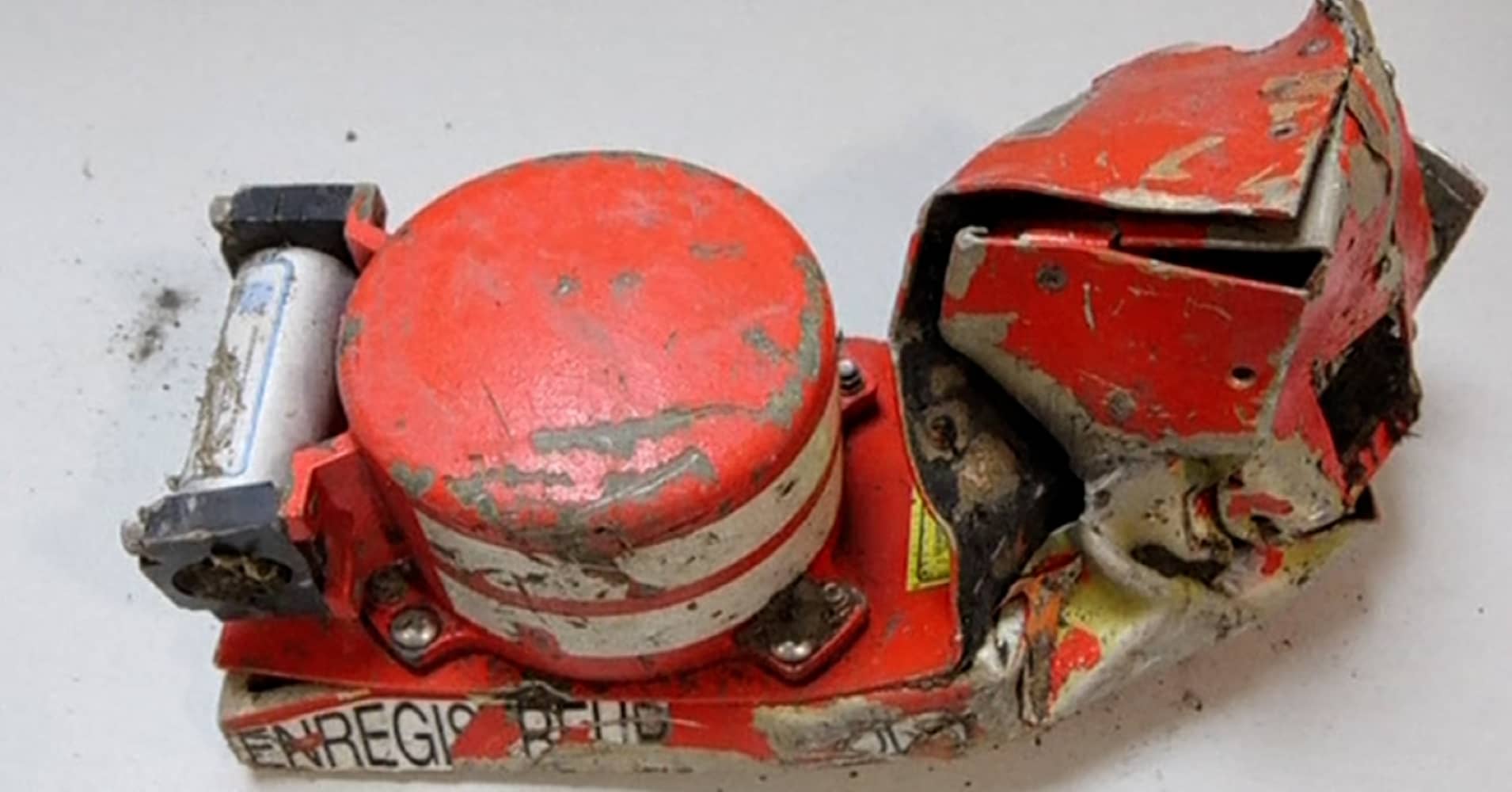 Why black boxes are crucial to solving aviation accidents