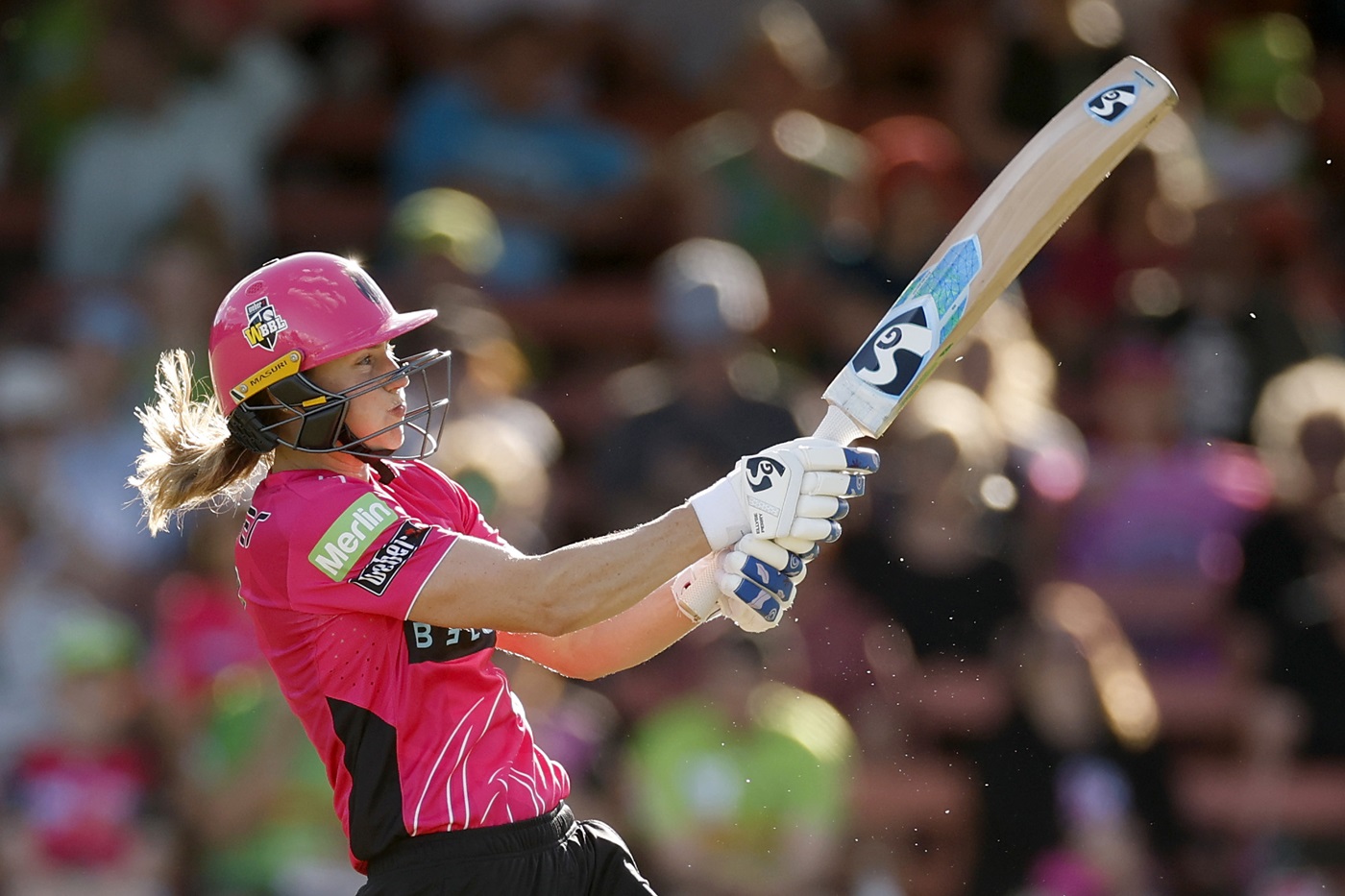 Perry stars in Sydney derby to power Sixers into the top four