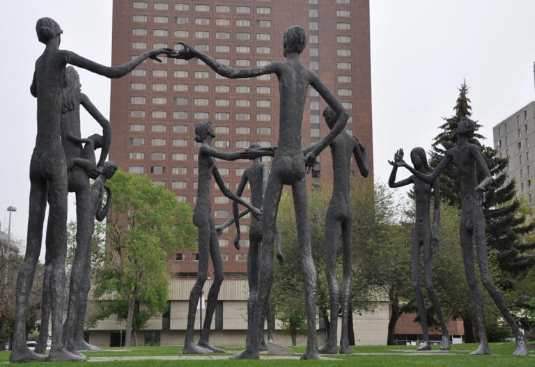 Old CBE building still sitting vacant, despite Calgary's downtown ...