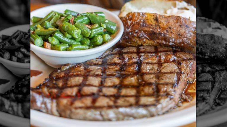 How To Make Sure Your Steak Is Freshly Cut At Texas Roadhouse