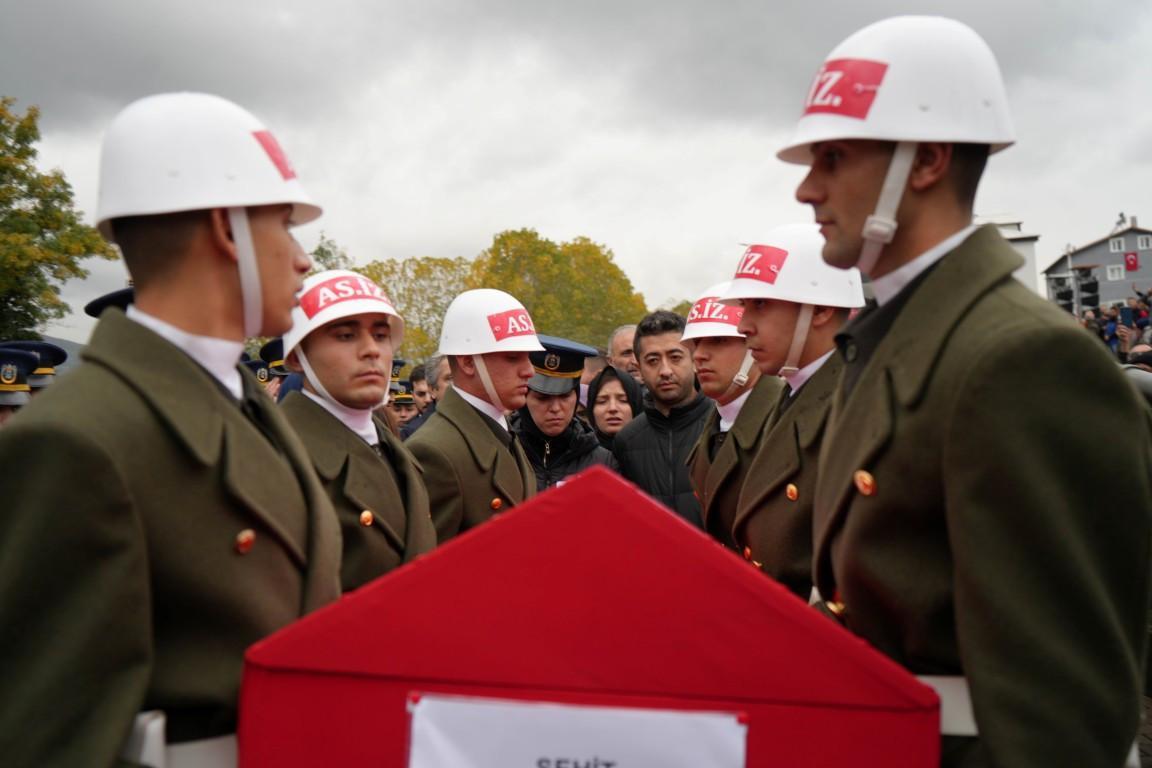 Düşen uçakta şehit olan astsubay Altıok’un bebeği dünyaya geldi