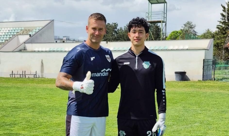 Kiper Abroad Pemilik Paspor Indonesia Tinggalkan Eropa, Persib dan ...