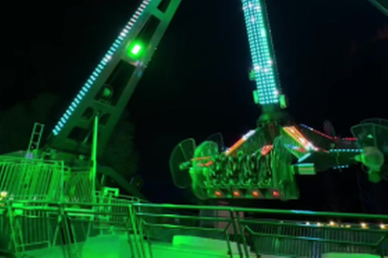 Edinburgh tourists 'filled with regret' as they brave Christmas Market ...