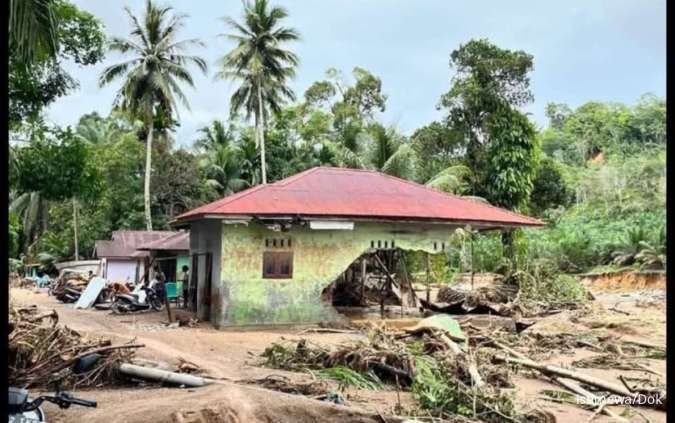 Tapanuli Tengah Sudah 6 Hari Terisolasi, Korban Banjir Krisis Makanan ...
