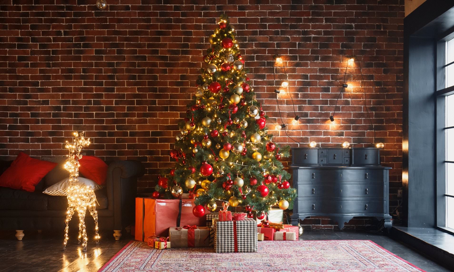 How to know if your Christmas tree is making you look tacky