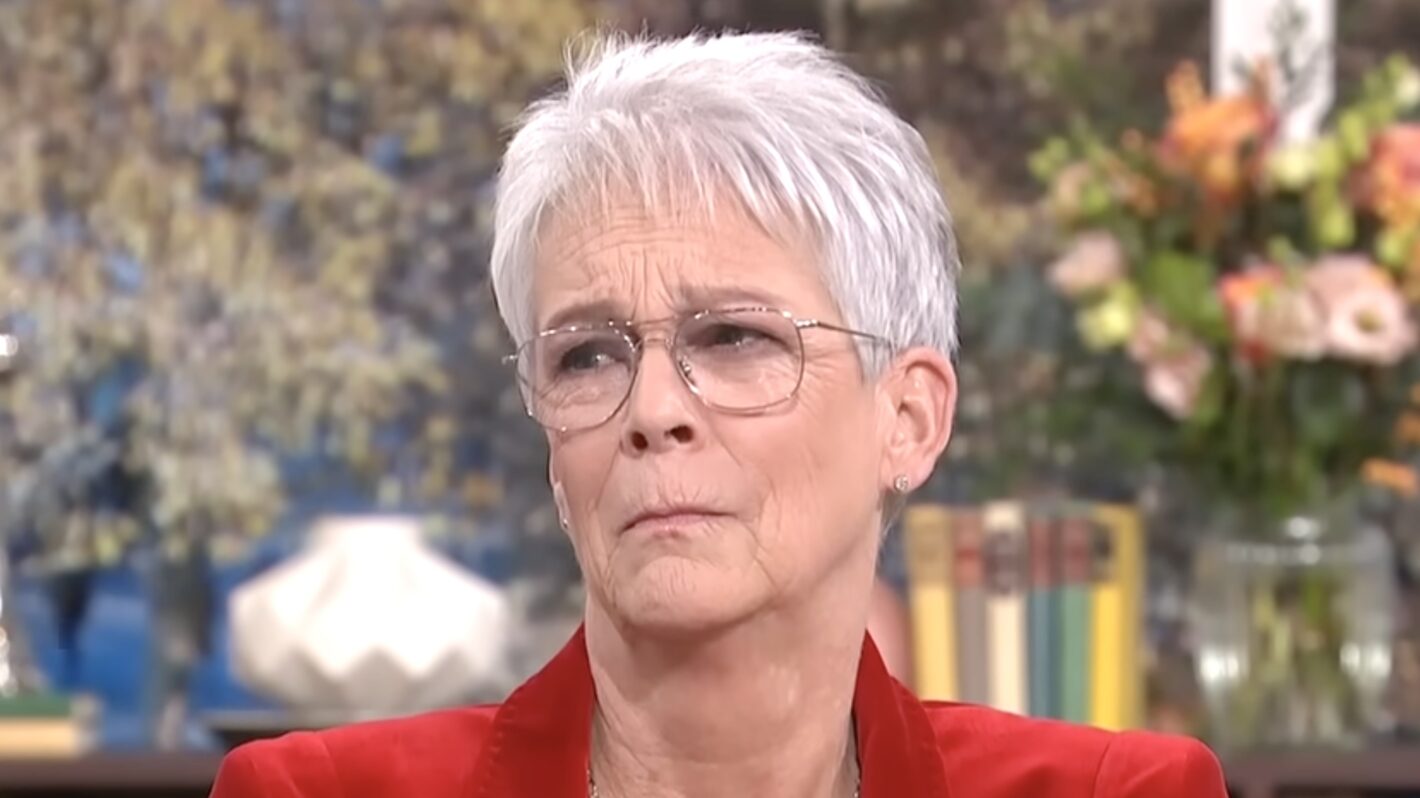 Jamie Lee Curtis Makes Emotional Comparison of Donald Trump & Princess ...