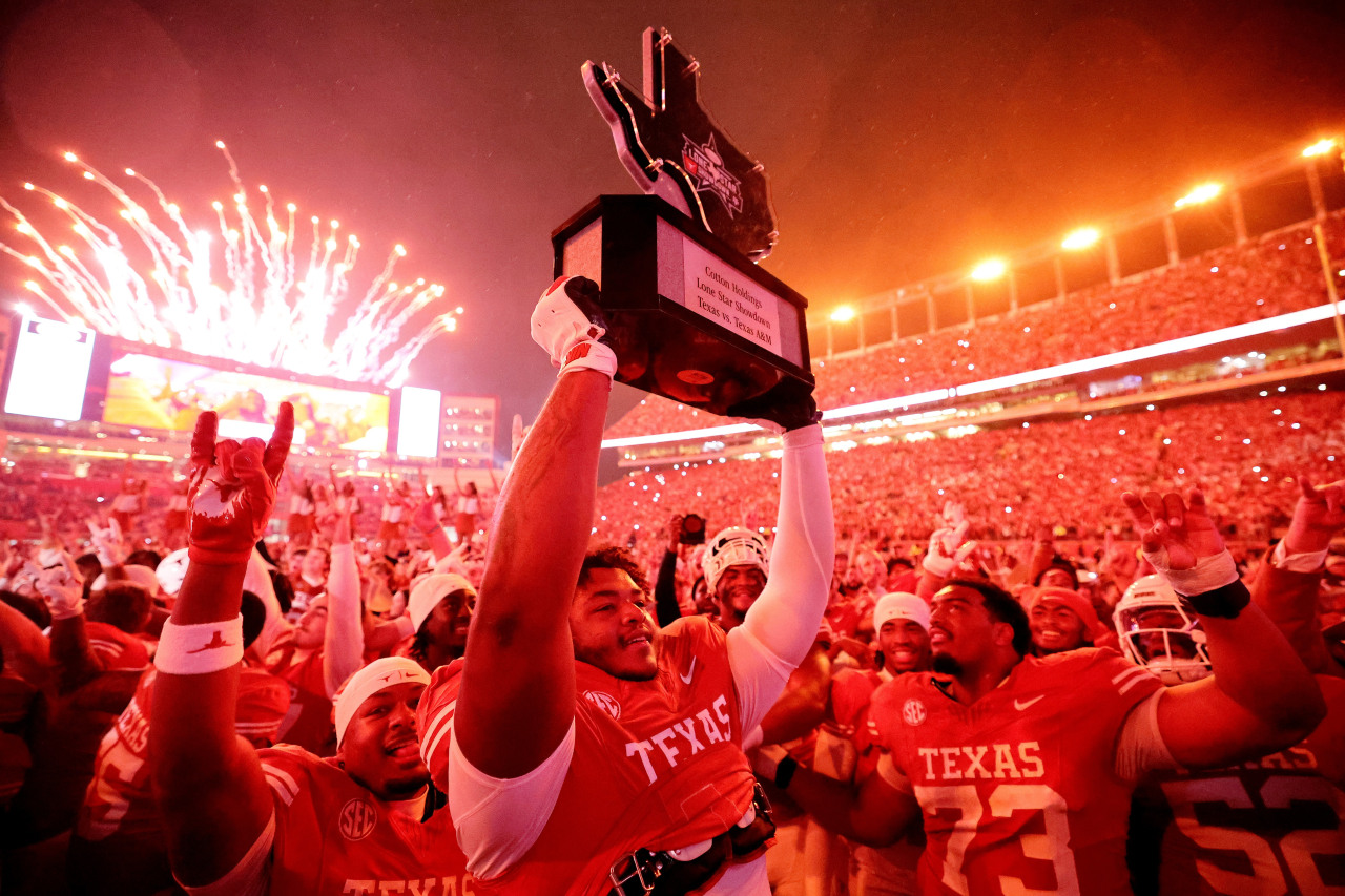 The SEC Lost Its Last Unbeaten Team—and Won College Football’s Rivalry ...