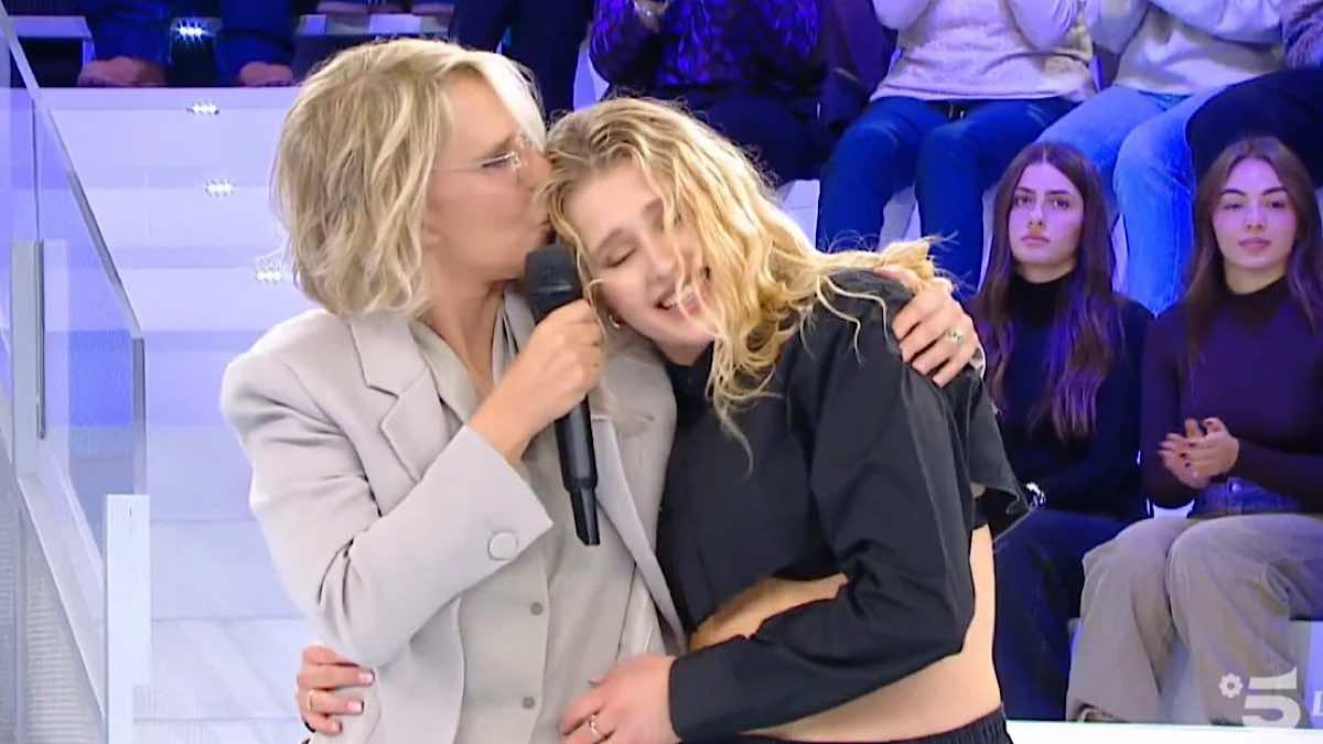 Isobel Kinnear svela: "Maria De Filippi mi ha incoraggiata a fare ...