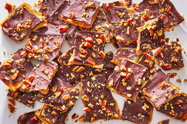 10 Desserts Our Editors Swear By For Holiday Parties