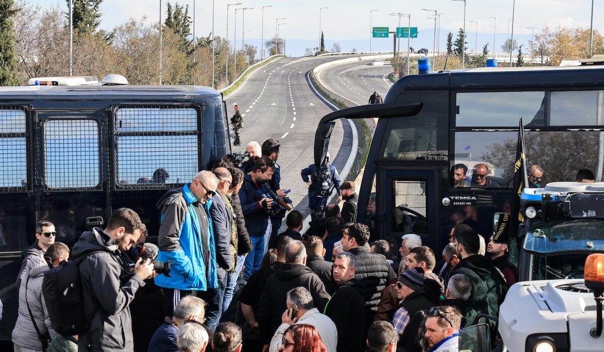 Οι αγρότες αντεπιτίθενται και ετοιμάζουν μπλόκα σε όλη την Ελλάδα!