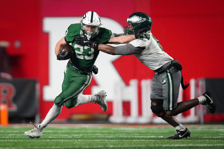 Winslow outlasts Ramapo football in back-and-forth state title game
