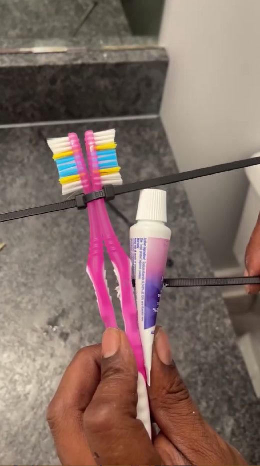 The Toothbrush Hack Everyone Should Try — So Simple, So Smart