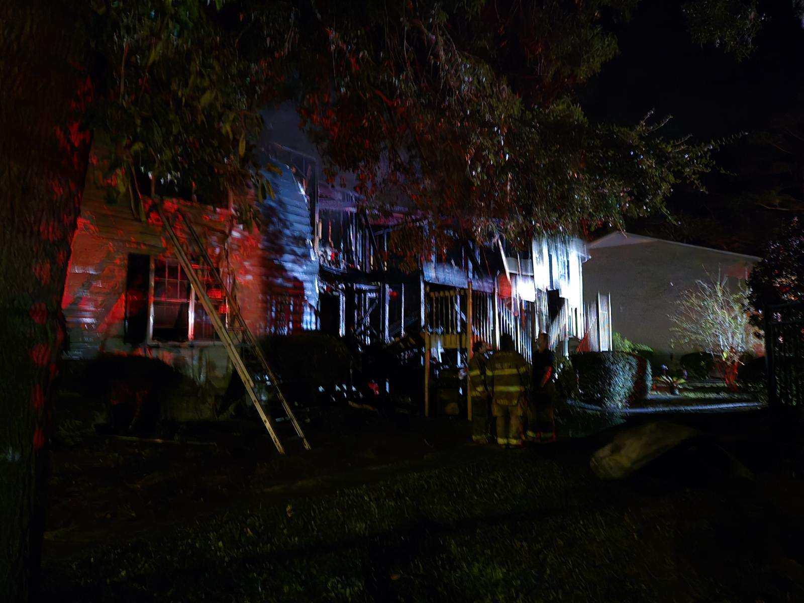 Two die in overnight fire on Wilmington Island